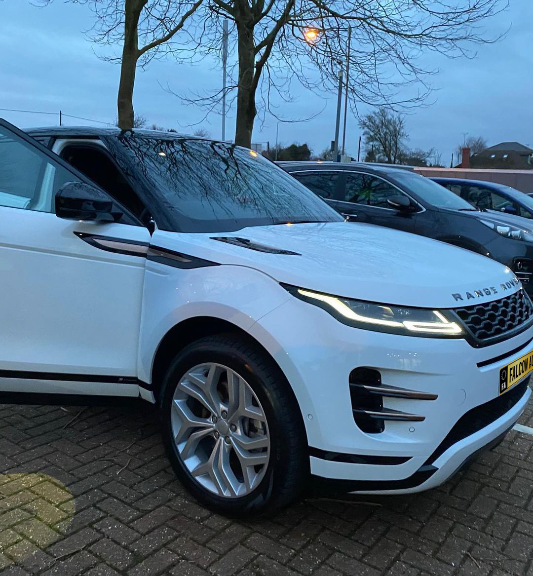 2020 Range Rover Evoque P300 SE – Falcon Autos