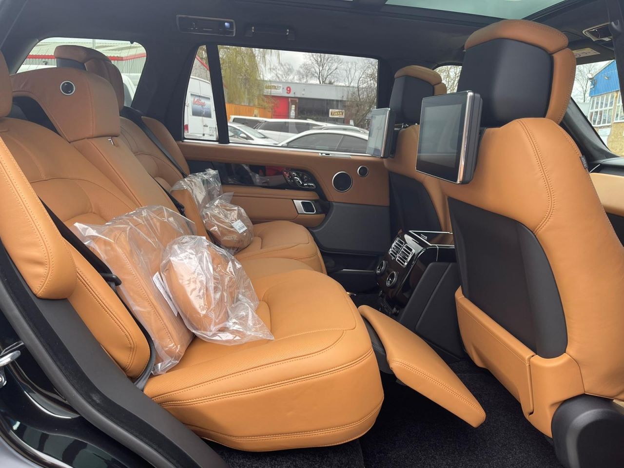 2021 RANGE ROVER Autobiography P400E – Falcon Autos